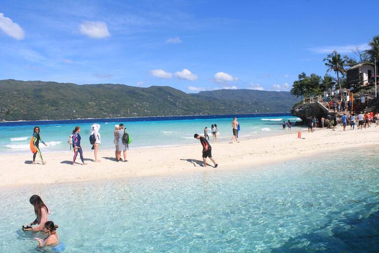 Going to Sumilon Island in Cebu: a tropical escapade - travelcebublog.com